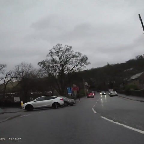 Delph near miss. - UpRide.cc - Make Cycling Safer